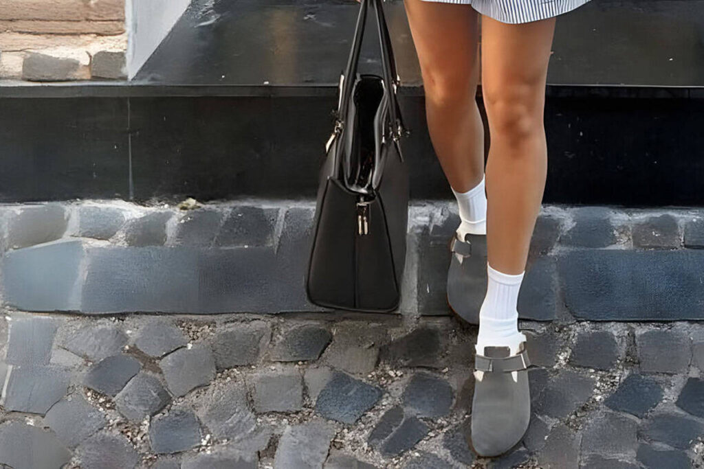 70+ Effortlessly Chic Clog & Mule Outfit Ideas