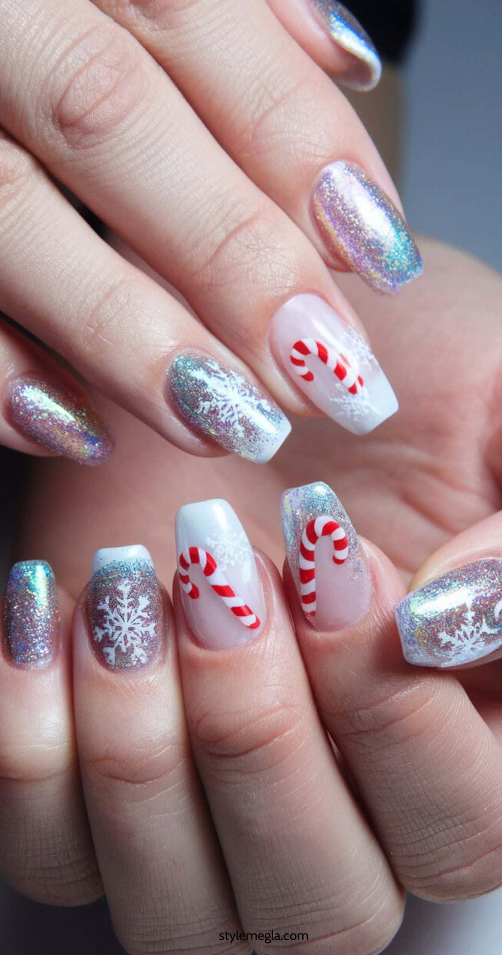 21 Cute Christmas Nails (Holiday Nail Ideas)