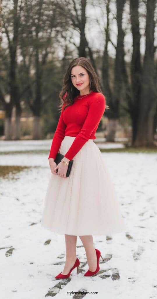 57 Christmas Outfits Ideas for Women (For the Holidays)