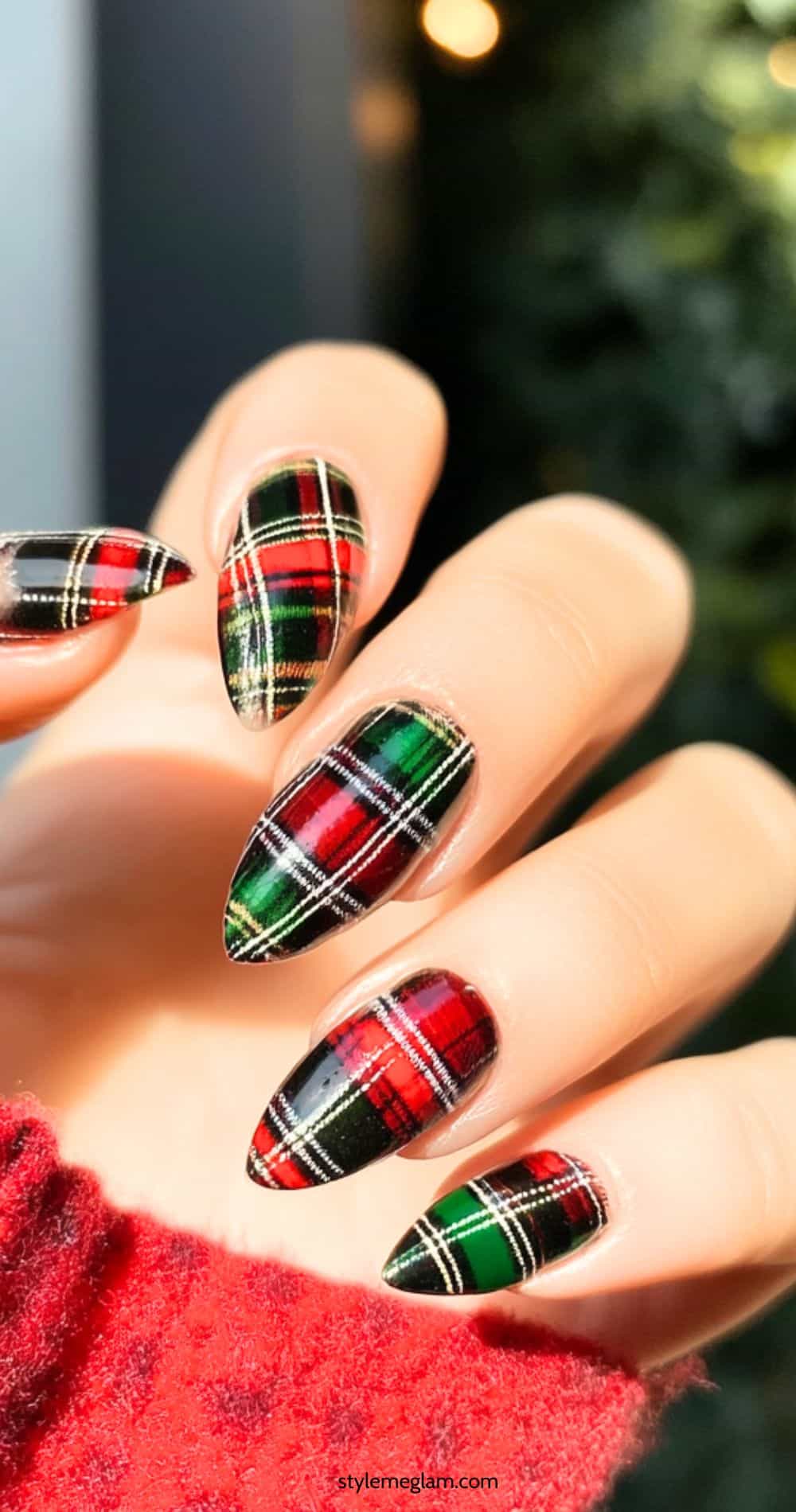 12 Popular Winter Nails ( December Nail Ideas)
