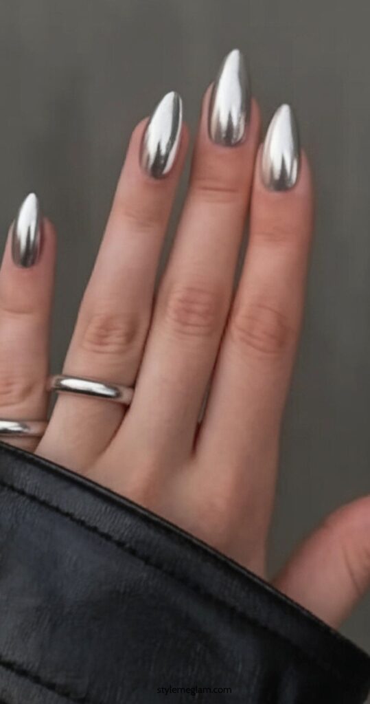 13 Classy & Chic New Year's Eve Nails to Copy