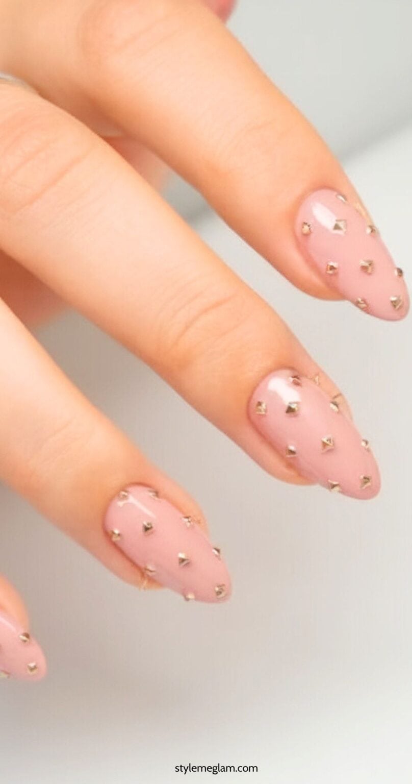 13 Classy & Chic New Year's Eve Nails to Copy