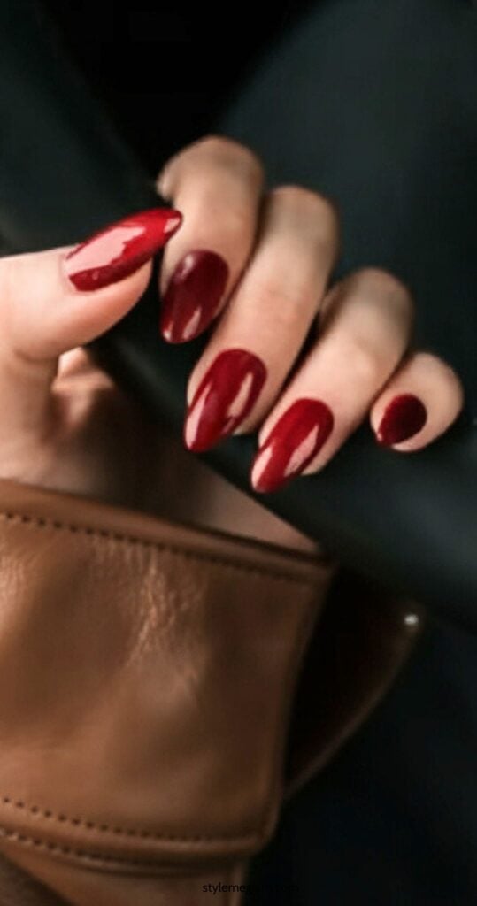 13 Classy & Chic New Year's Eve Nails to Copy