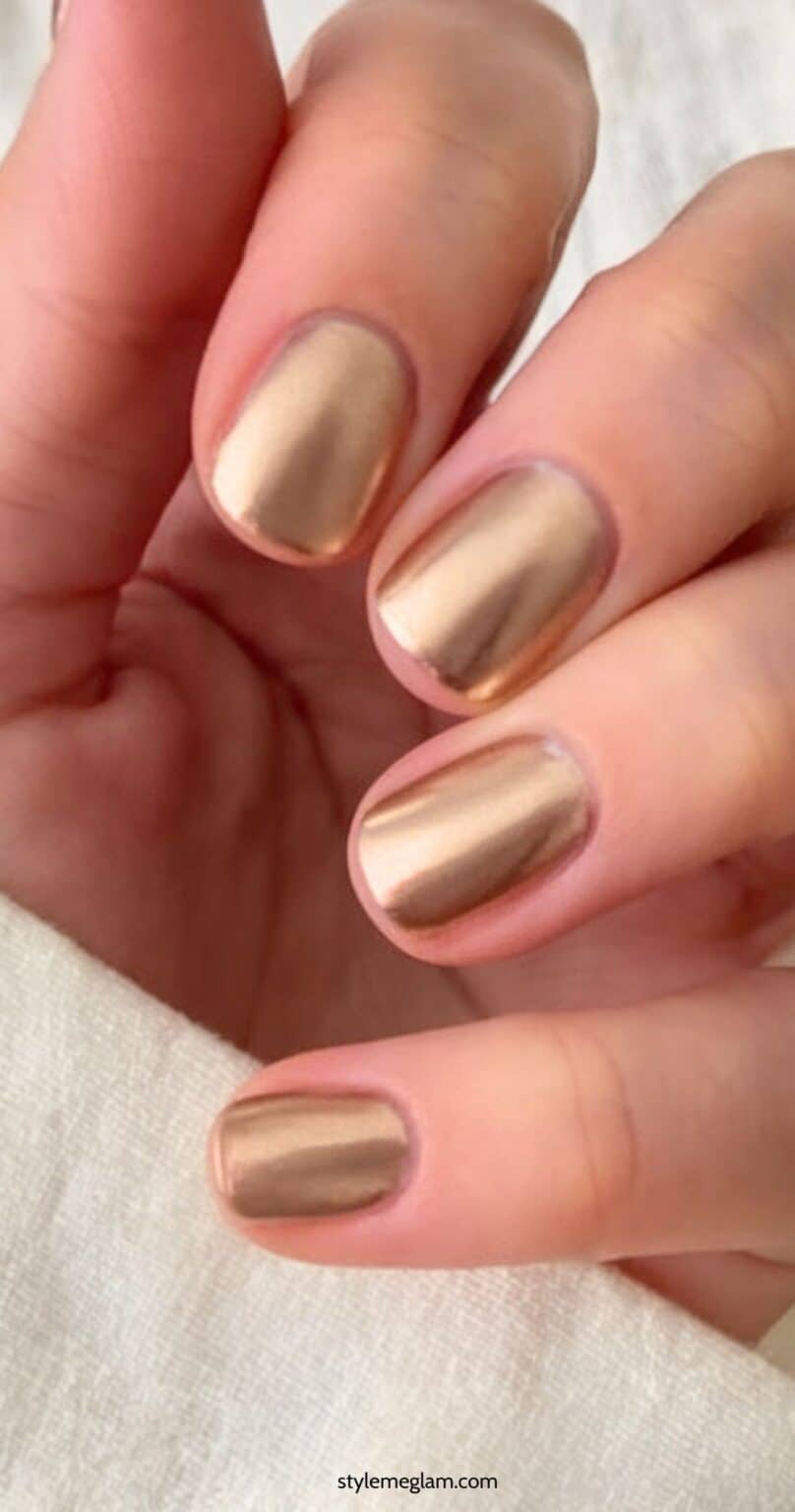 13 Classy & Chic New Year's Eve Nails to Copy