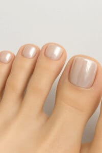 15 Spring Toenail Colors That Look Super Cute