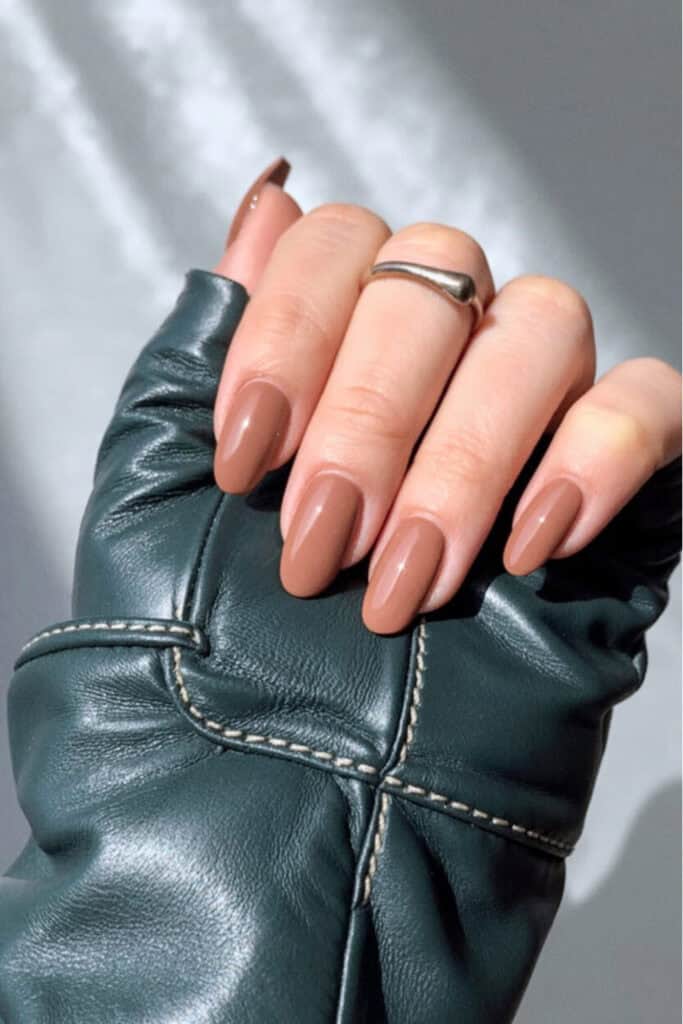31 Favorite Neutral Fall Nails for Autumn
