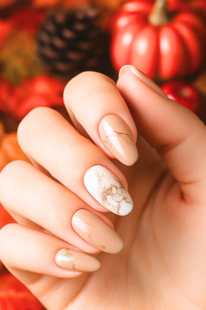 31 Favorite Neutral Fall Nails for Autumn