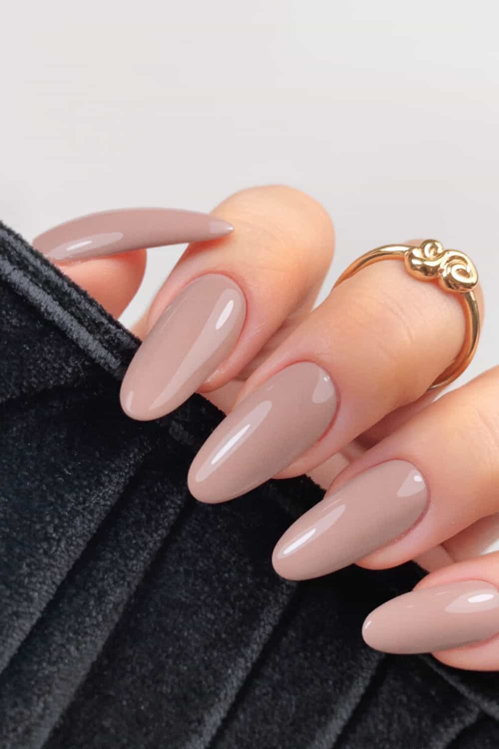31 Favorite Neutral Fall Nails for Autumn
