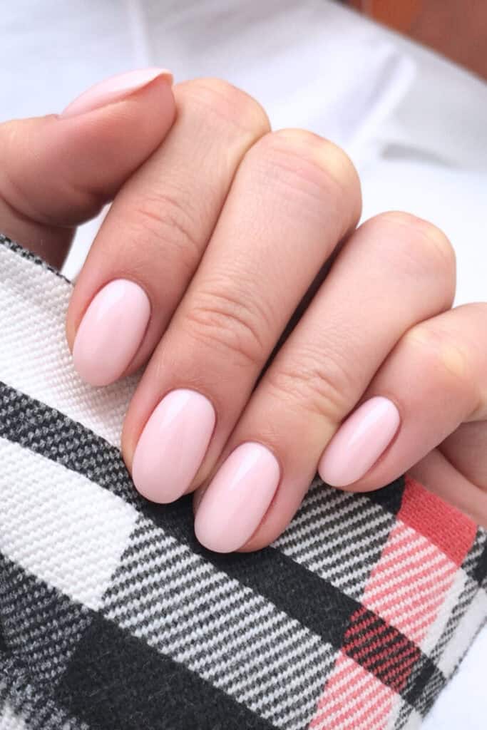 31 Favorite Neutral Fall Nails for Autumn