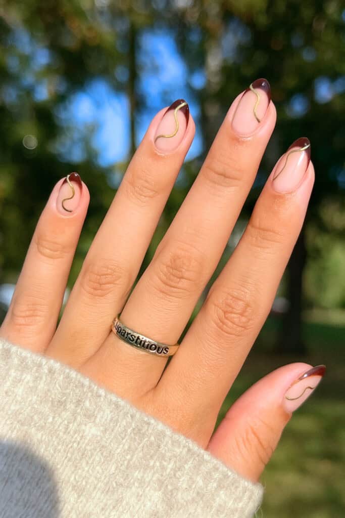 31 Favorite Neutral Fall Nails for Autumn