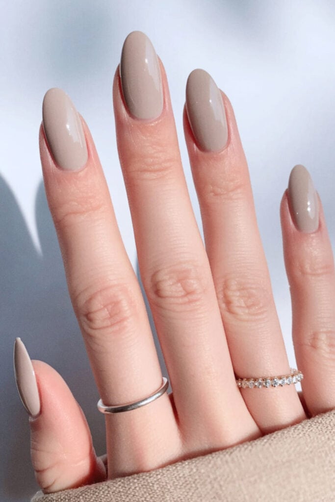 31 Favorite Neutral Fall Nails for Autumn