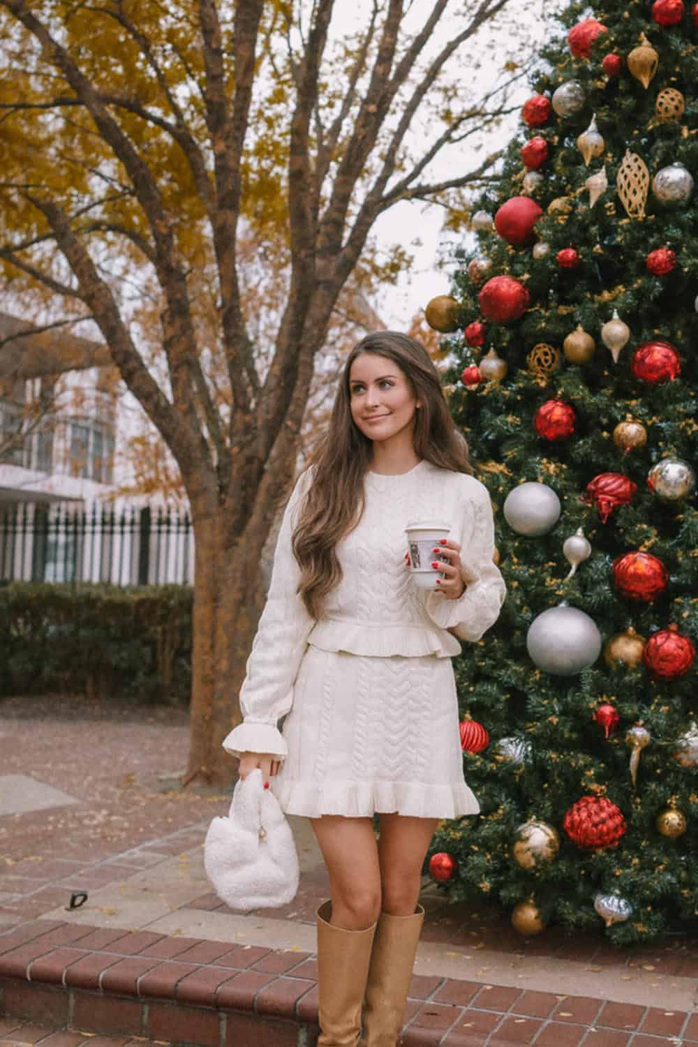 33 Chic Old Money Christmas Outfit Ideas (Holiday Party Inspo)